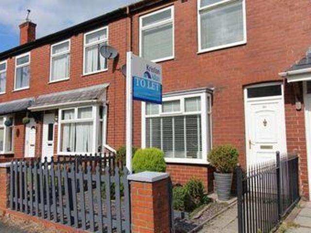 3 Bedrooms Terraced house for rent in Robert Street, Bury BL8