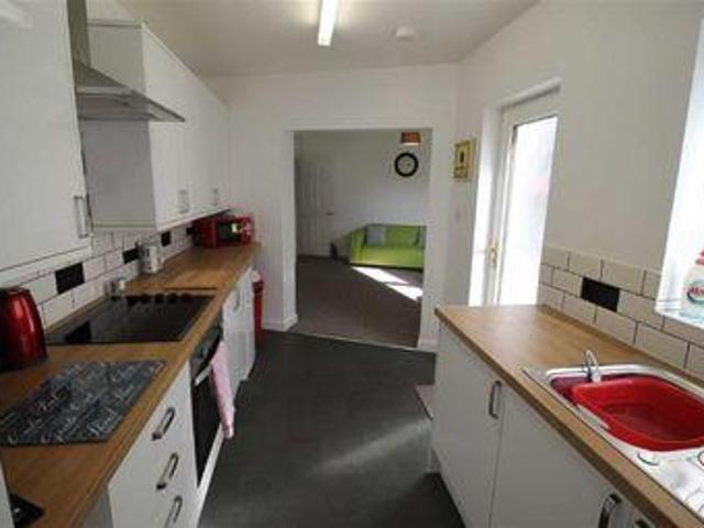 3 Bedrooms Terraced house for rent in Rodbourne Road, Swindon, Wiltshire SN2