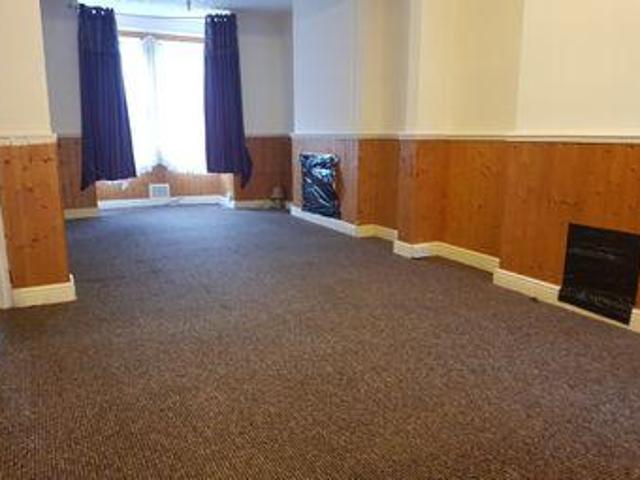 3 Bedrooms Terraced house for rent in Roff Avenue, Bedford MK41