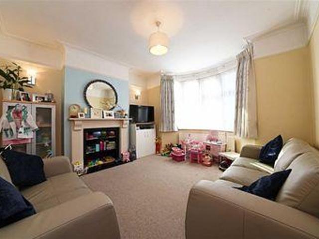 3 Bedrooms Terraced house for rent in Rosemary Avenue, Finchley, London N3