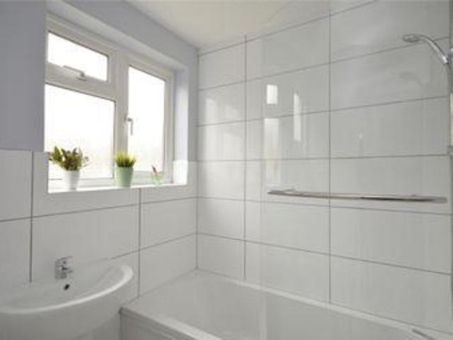 3 Bedrooms Terraced house for rent in Rougemont Avenue, Morden, Surrey SM4