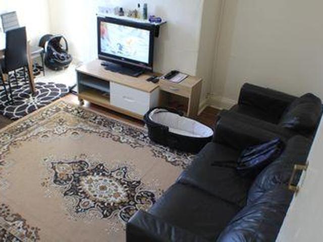 3 Bedrooms Terraced house for rent in Royal Park Grove, Leeds LS6