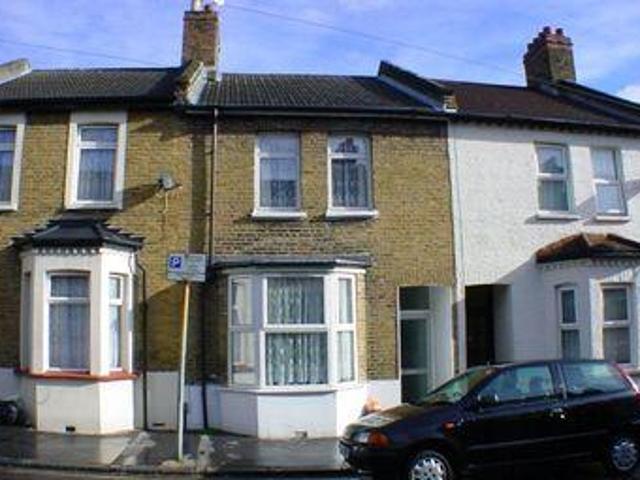 3 Bedrooms Terraced house for rent in St. Dunstans Road, London SE25