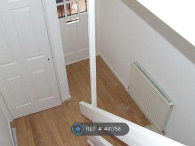 3 Bedrooms Terraced house for rent in St. Johns Close, Leeds LS6