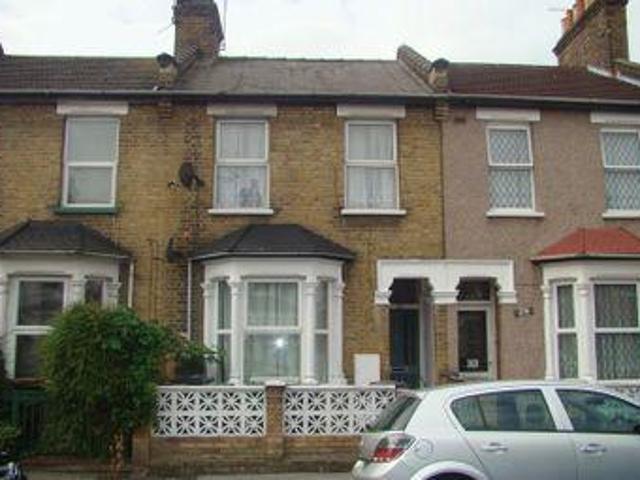 3 Bedrooms Terraced house for rent in St. Johns Road, London E17