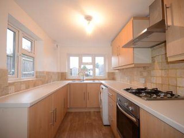 3 Bedrooms Terraced house for rent in St. Leonards Road, Windsor SL4