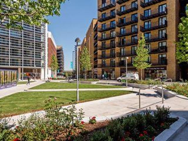 3 Bedrooms Terraced house for rent in Starboard Way, Royal Wharf, London E16
