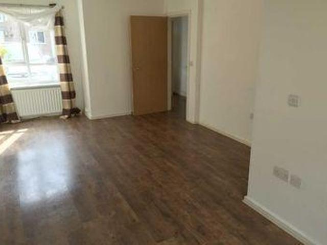 3 Bedrooms Terraced house for rent in Stuart Street, Sport City, Manchester M11