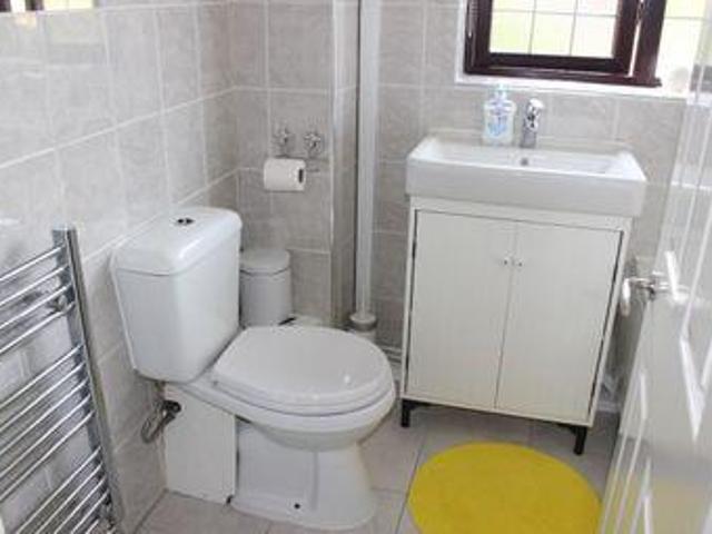 3 Bedrooms Terraced house for rent in Seymour Avenue, London N17