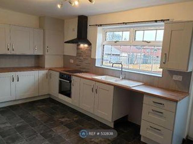 3 Bedrooms Terraced house for rent in Smeaton Road, Upton, Pontefract WF9