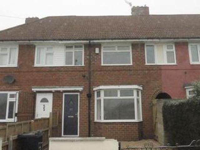 3 Bedrooms Terraced house for rent in South Parkway, Leeds LS14