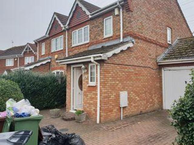 3 Bedrooms Terraced house for rent in Sovereign Road, Barking IG11