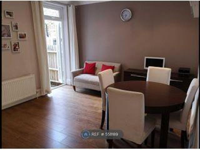 3 Bedrooms Terraced house for rent in Tennyson Road, London SE20