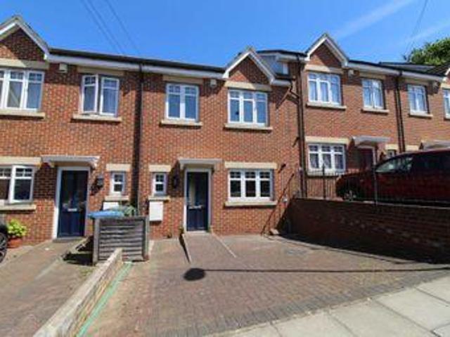 3 Bedrooms Terraced house for rent in Tewson Road, London SE18