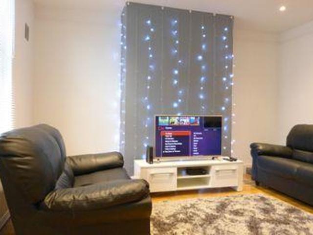 3 Bedrooms Terraced house for rent in Thornville Grove, Leeds LS6