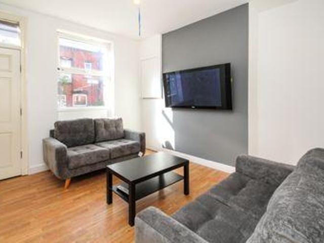 3 Bedrooms Terraced house for rent in Thornville Street, Hyde Park, Leeds LS6