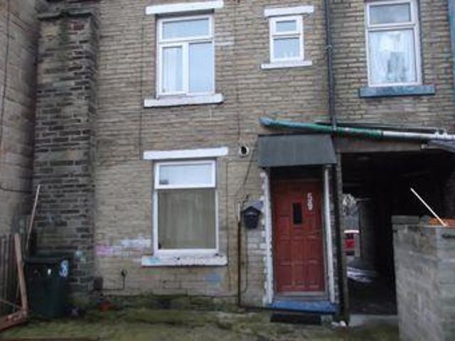 3 Bedrooms Terraced house for rent in Tile Street, Bradford BD8