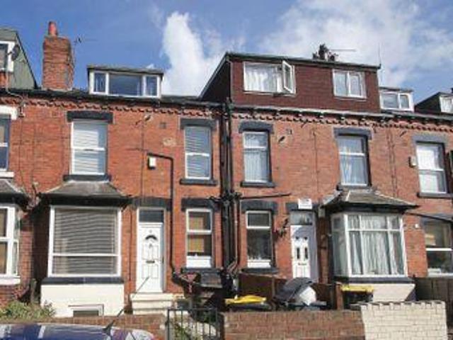 3 Bedrooms Terraced house for rent in Trelawn Place, Headingley, Leeds LS6