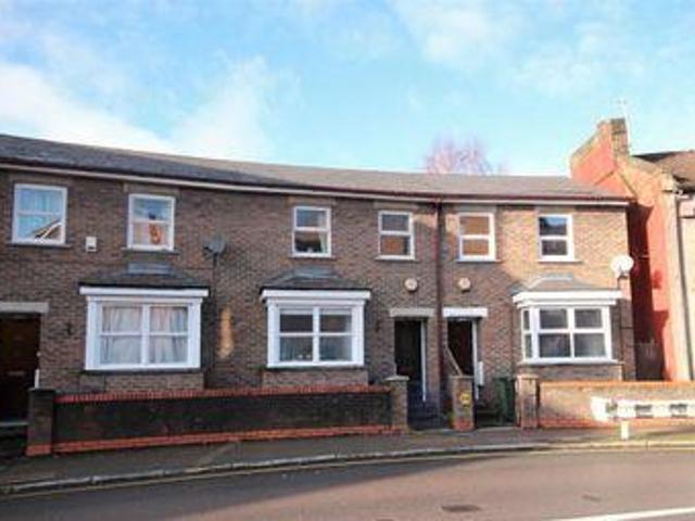 3 Bedrooms Terraced house for rent in Trundleys Road, London SE8