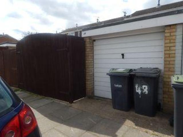 3 Bedrooms Terraced house for rent in Verulam Gardens, Luton LU3