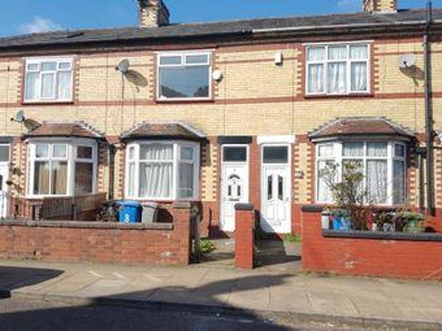 3 Bedrooms Terraced house for rent in Walter Street, Manchester M16