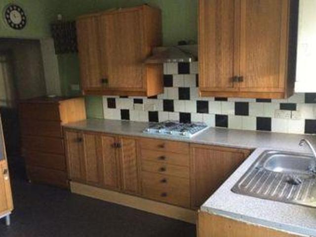 3 Bedrooms Terraced house for rent in Warwick Crescent, 8Rg UB4