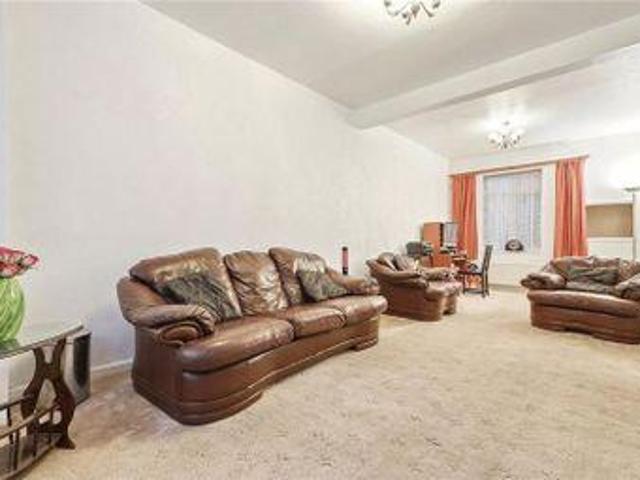 3 Bedrooms Terraced house for rent in Warwick Road, Stratford E15