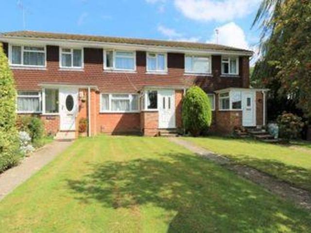 3 Bedrooms Terraced house for rent in White Cottage Close, Farnham GU9