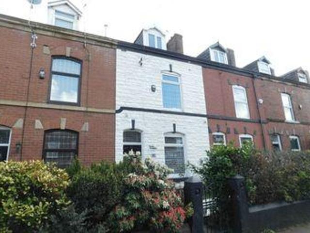 3 Bedrooms Terraced house for rent in Wilton Street, Whitefield, Manchester M45