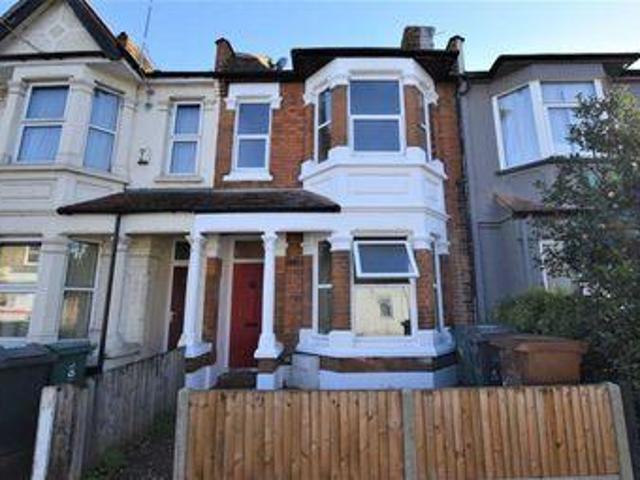 3 Bedrooms Terraced house for rent in Winchester Road, London E4