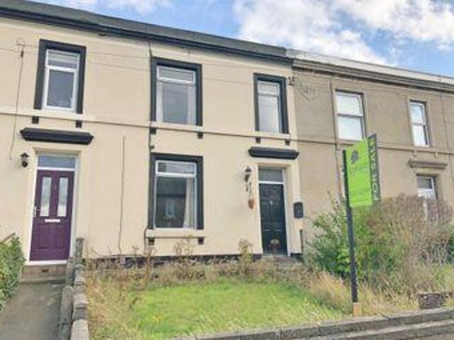 3 Bedrooms Terraced house for rent in Woodside Road, Huddersfield HD4