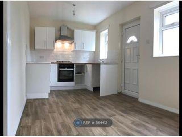 3 Bedrooms Terraced house for rent in Woollin Avenue, Tingley, Wakefield WF3