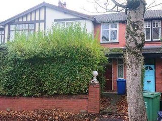 3 Bedrooms Terraced house for rent in 15 Rochester Avenue, Manchester, Lancashire M25