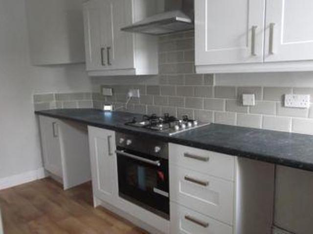 3 Bedrooms Terraced house for rent in 30 Wellington Street, Huddersfield, West Yorkshire HD3