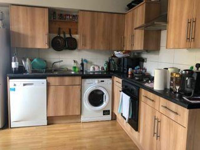 3 Bedrooms Terraced house for rent in 85A High Street, London SE25
