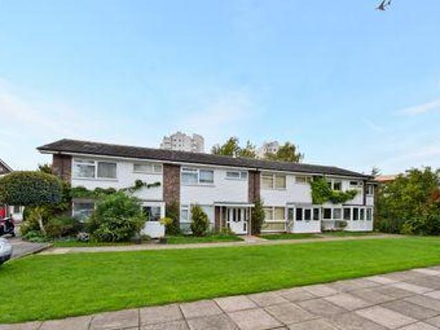 3 Bedrooms Terraced house for sale in Maple Close, London SW4