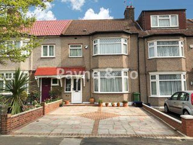 3 Bedrooms Terraced house for sale in Martley Drive, Gants Hill IG2