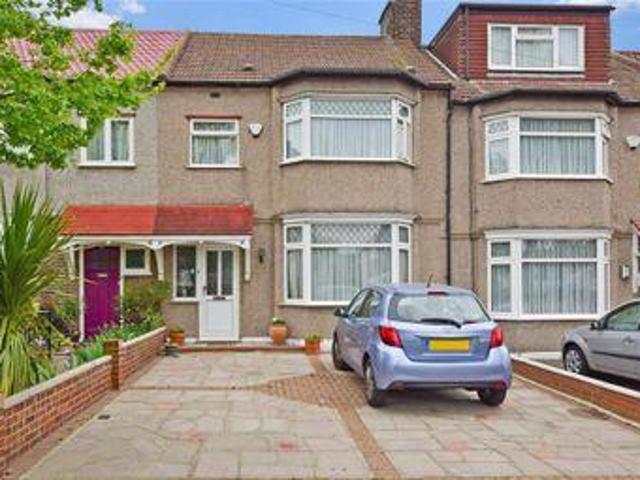 3 Bedrooms Terraced house for sale in Martley Drive, Ilford, Essex IG2