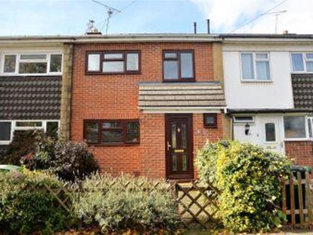 3 Bedrooms Terraced house for sale in Meadow Way, Theale, Reading, Berkshire RG7