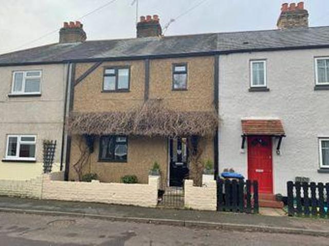 3 Bedrooms Terraced house for sale in Medlake Road, Egham, Surrey TW20
