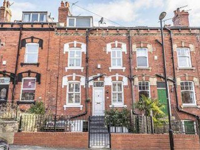 3 Bedrooms Terraced house for sale in Methley Terrace, Leeds, West Yorkshire LS7