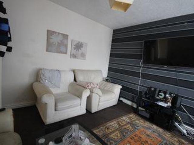 3 Bedrooms Terraced house for sale in Mexborough Place, Leeds, West Yorkshire LS7