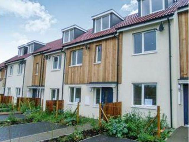 3 Bedrooms Terraced house for sale in Montgomery Drive, Basildon SS14