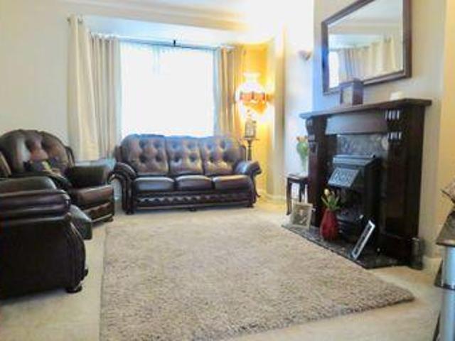 3 Bedrooms Terraced house for sale in Ninth Avenue, Luton LU3