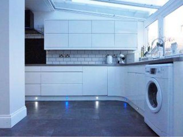 3 Bedrooms Terraced house for sale in Northover, Bromley BR1