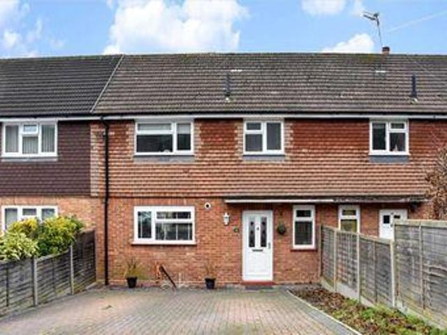 3 Bedrooms Terraced house for sale in Northmead, Redhill RH1