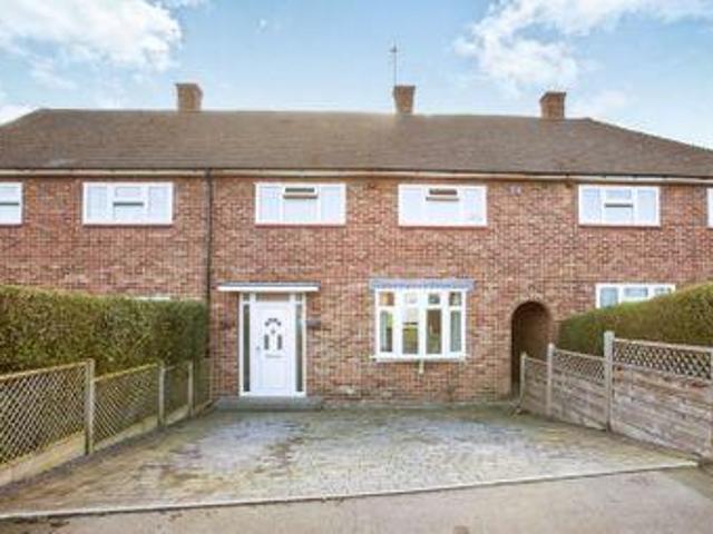 3 Bedrooms Terraced house for sale in Aylsham Lane, Romford RM3