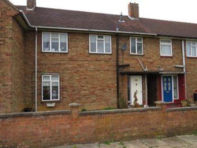 3 Bedrooms Terraced house for sale in Abbotswood Road, Luton LU2