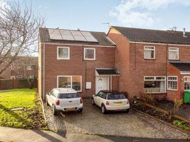 3 Bedrooms Terraced house for sale in Aberford Avenue, Nottingham NG8
