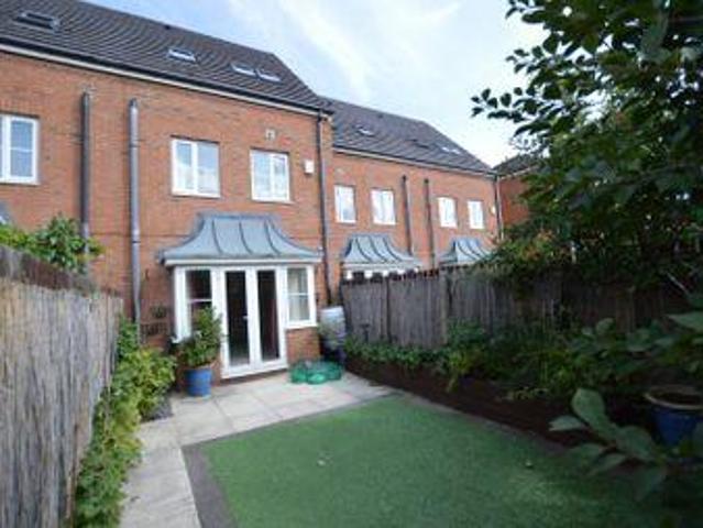 3 Bedrooms Terraced house for sale in Ainsley Mews, Leeds, West Yorkshire LS14